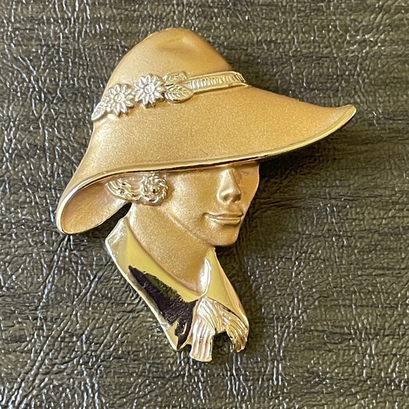 Accessories | Torino Vintage Gold Brooch Pin | Poshmark